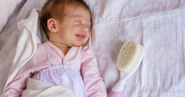 Capelli dei neonati: tutto quello che c'è da sapere | Mamme.it