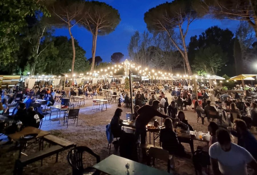 Che fine hanno fatto i vecchi banchi? A Roma diventano tavoli per l ...